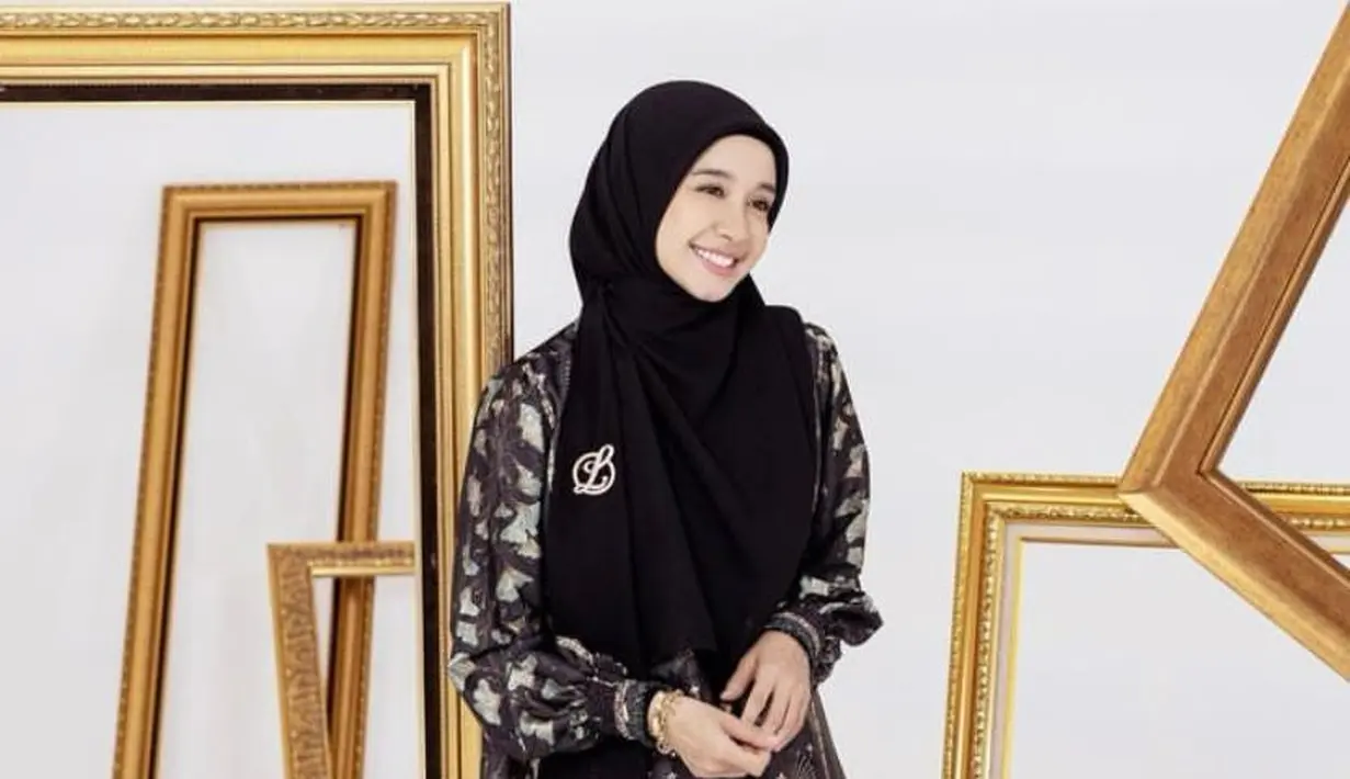 6 Gaya Laudya Cynthia Bella yang Selalu Pancarkan Pesona Anggun dalam Balutan Hijab Syar’i ...
