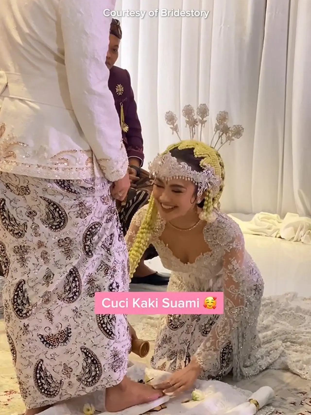 16 Potret Acara Adat Sunda Pernikahan Rizky Febian dan Mahalini ...