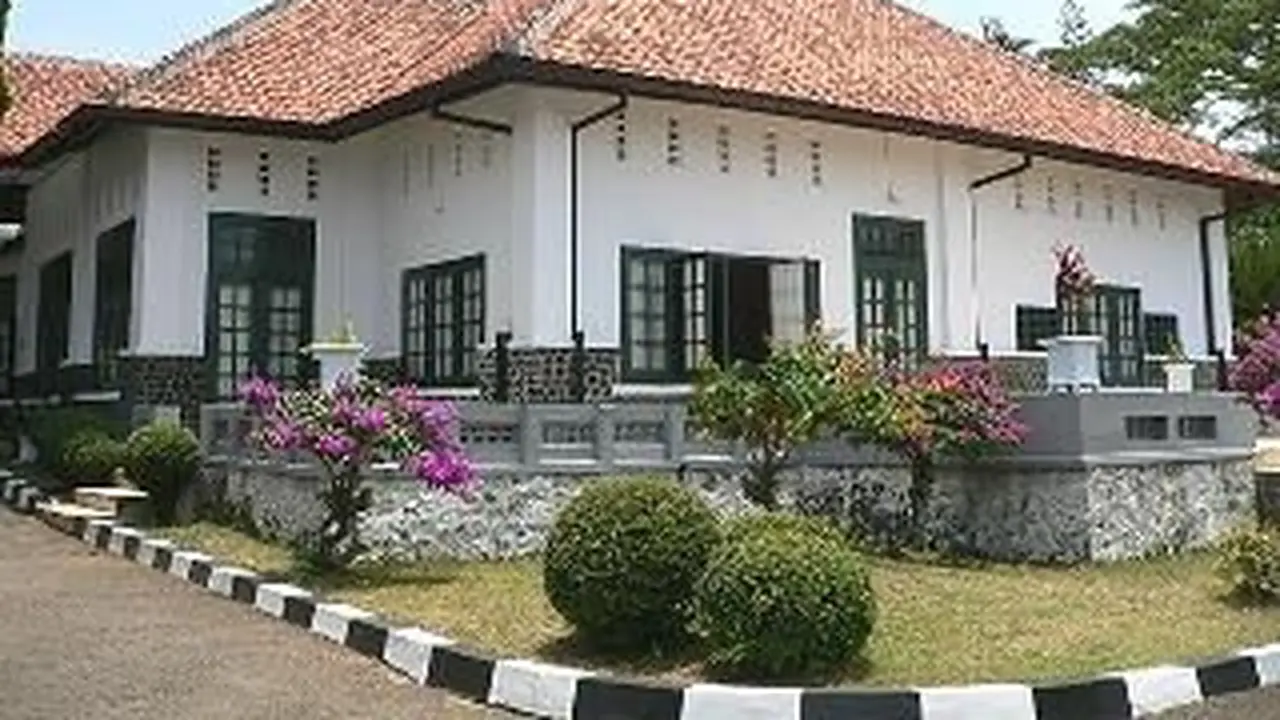 5 Desain Rumah ala Belanda, Bisa Jadi Inspirasi Hunian Bertema Klasik ...