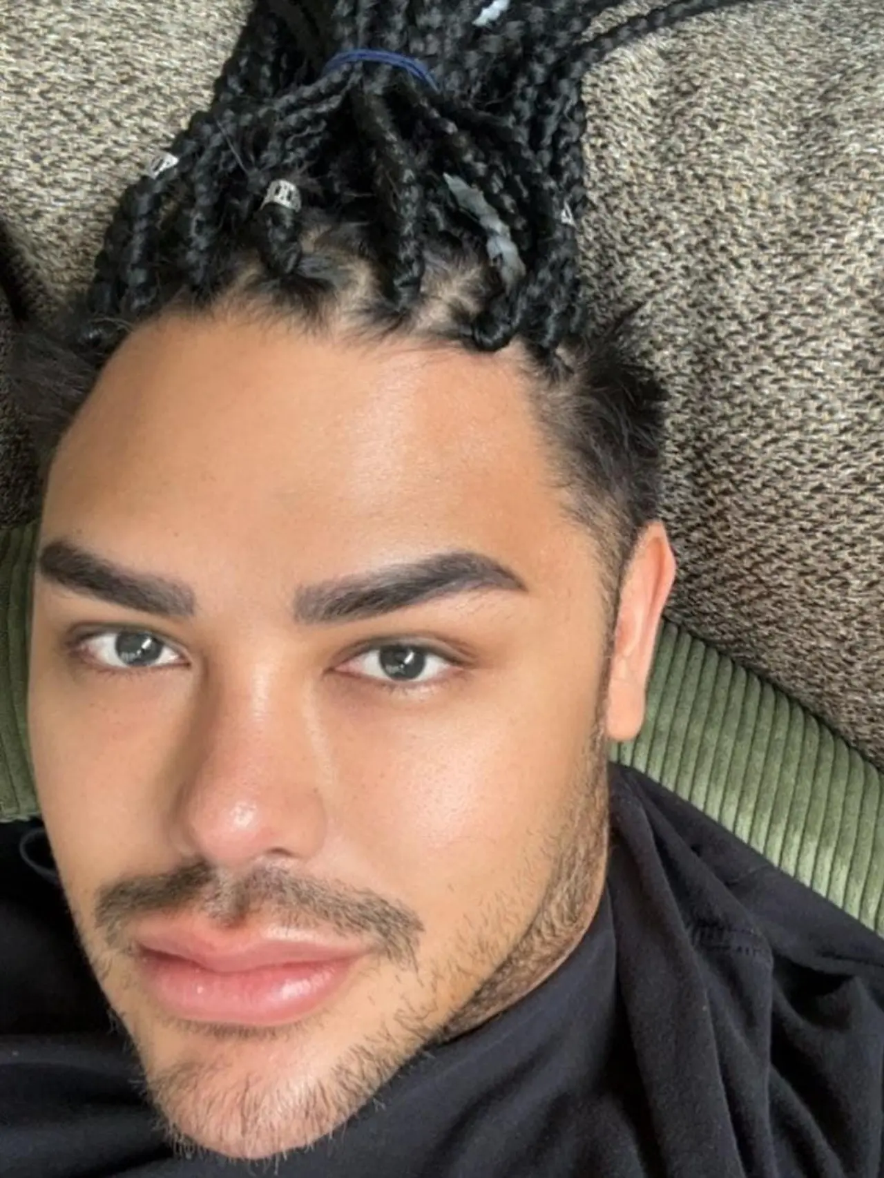 8 Potret Terbaru Ivan Gunawan Gunakan Gaya Rambut Cornrow, Mengaku ...