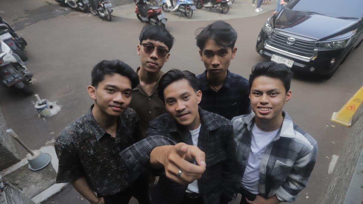 Syailendra, Band Pendatang Baru Sukses dengan Lagu Cinta - ShowBiz ...
