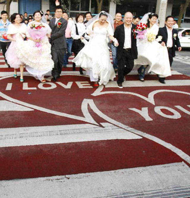 10 Potret Zebra Cross dengan Desain Paling Unik di Dunia - Berita ...