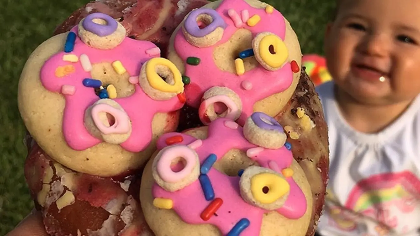 Wow, Donatception! 12 Donat Di Atas Satu Donat, Bikin Keroncongan ...