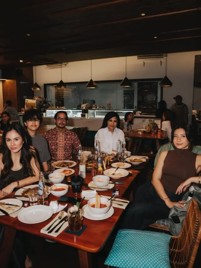 Genap 15 Tahun, Ini Potret Perayaan Ultah London Abigail Anak Wulan ...