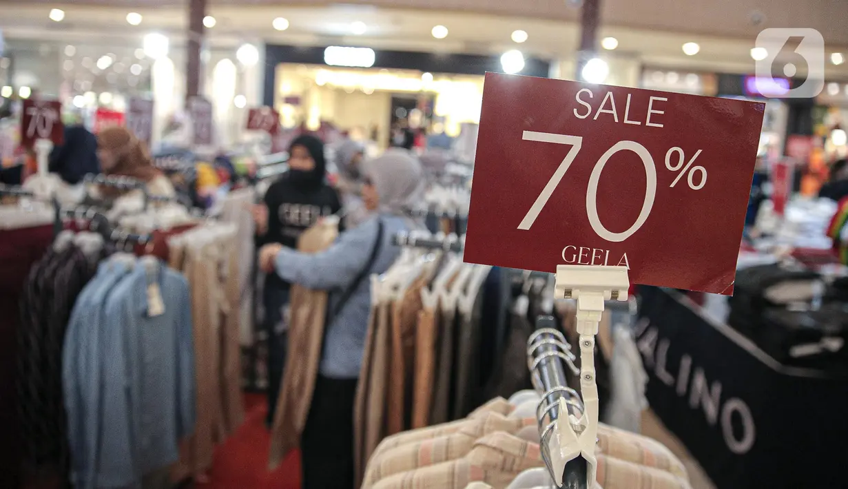 Diskon Natal dan Akhir Tahun di Pusat Perbelanjaan - Foto Liputan6.com