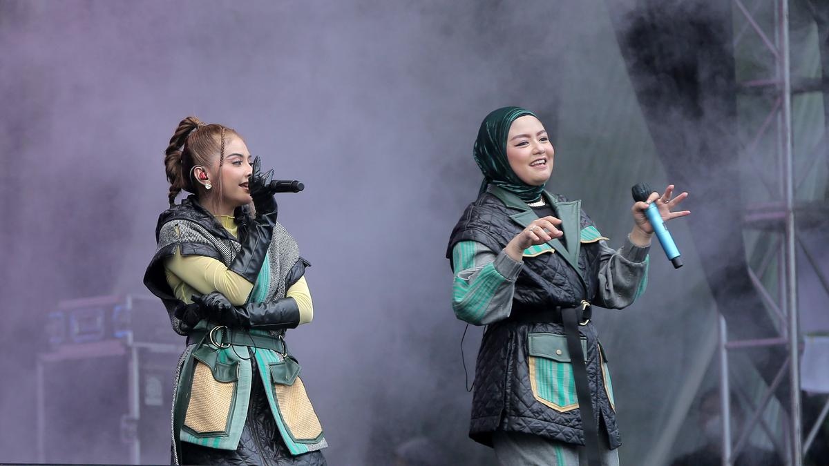 Lirik Lagu Malu-Malu Dong - T2