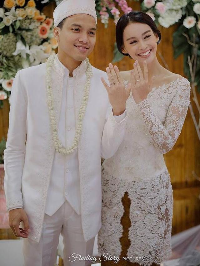 6 Artis Ini Cinlok dan Menikah dengan Kru Tv dan Jurnalis Tempatnya Syuting - Hot Liputan6.com