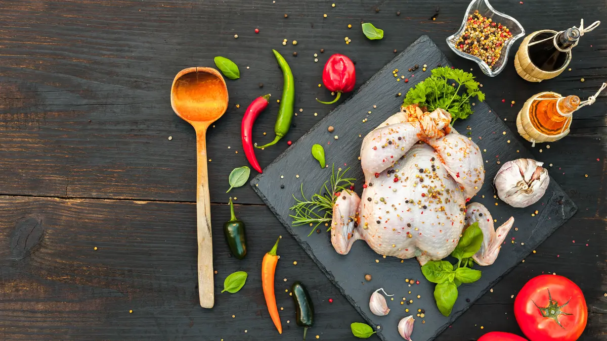 Tips Menggoreng Ayam agar Matang Sempurna dan Tak Berdarah - Food ...