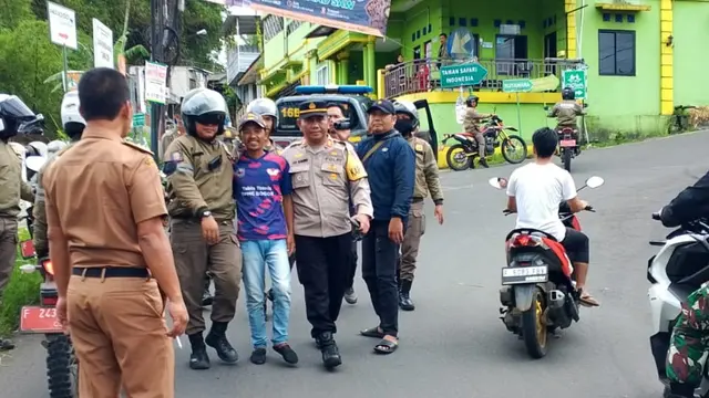 Viral Video Turis Arab Berkelahi dengan Marbut Masjid di Puncak, Diduga ...