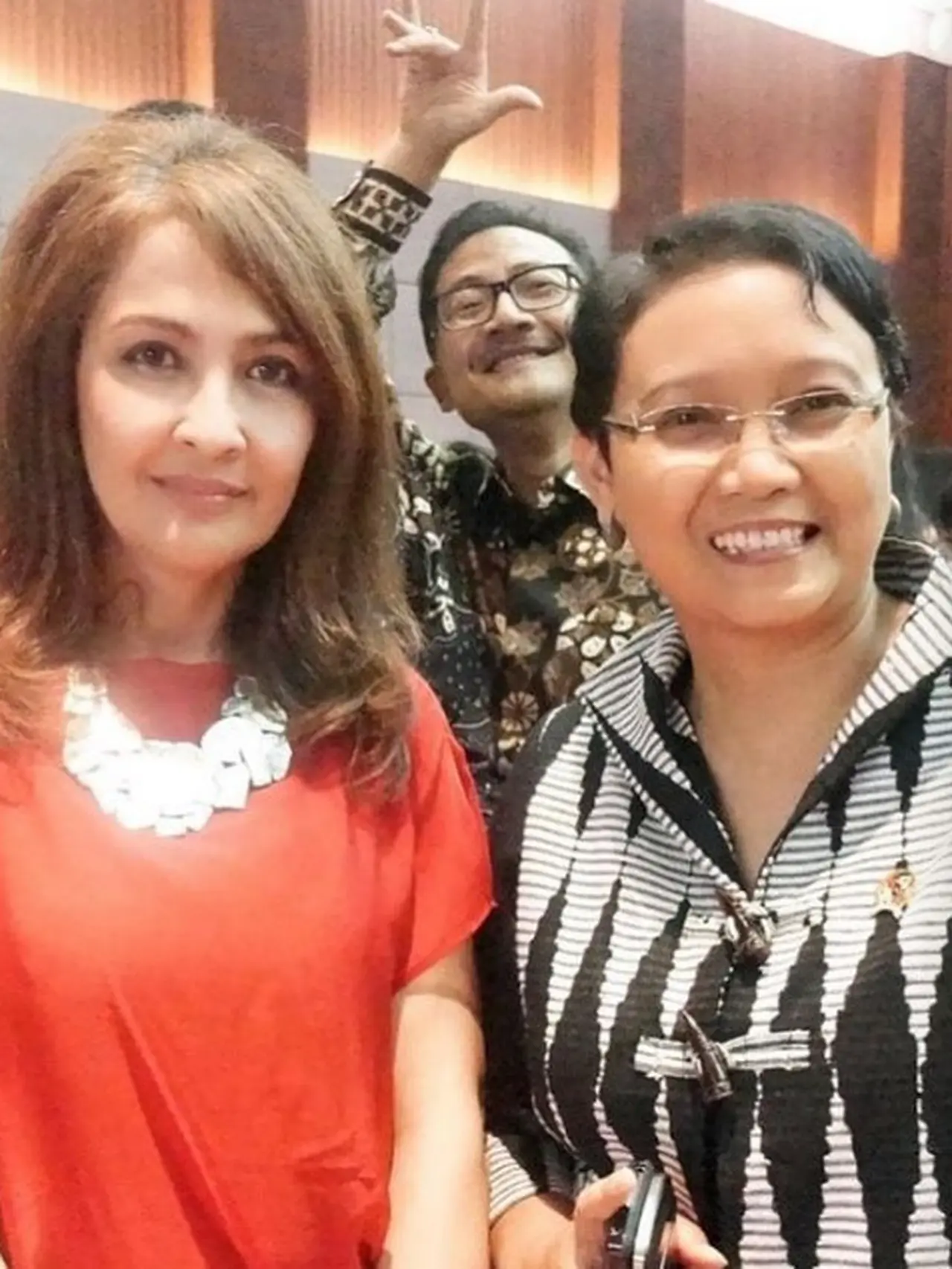 12 Potret Polwan Cantik di Film Warkop DKI Shirley Malinton, Pernah ...