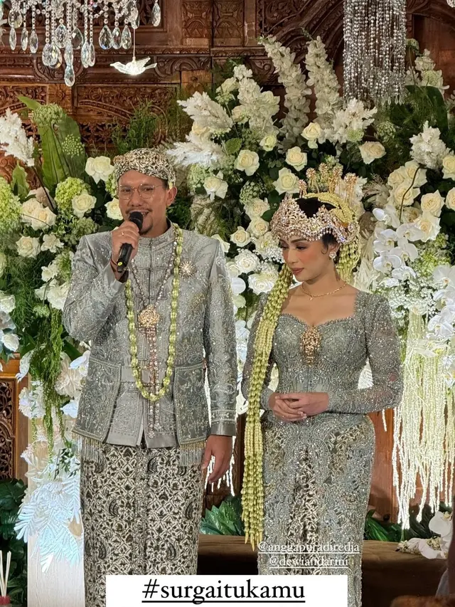 10 Potret Pernikahan Angga Maliq & D'Essentials dan Dewi Andarini ...