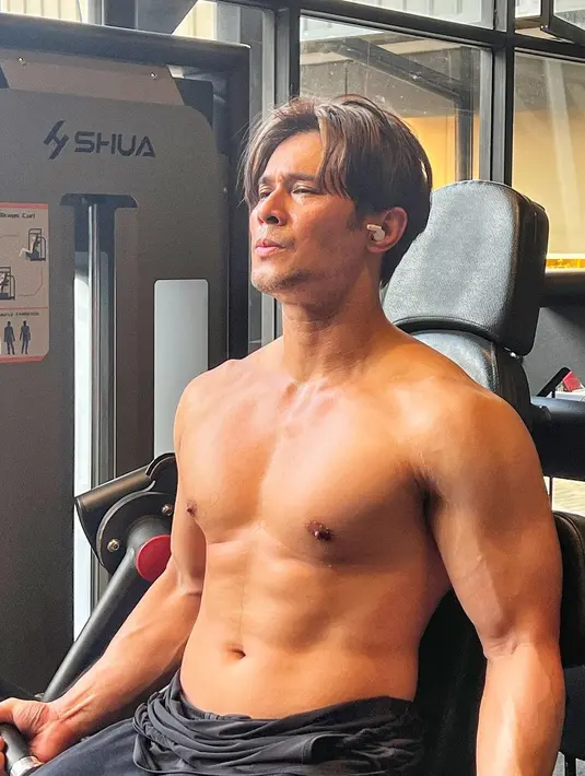 Deretan Potret Afdhal Yusman Pamer Badan Berotot dan Kekar, Hot Daddy Banget - Foto Liputan6.com