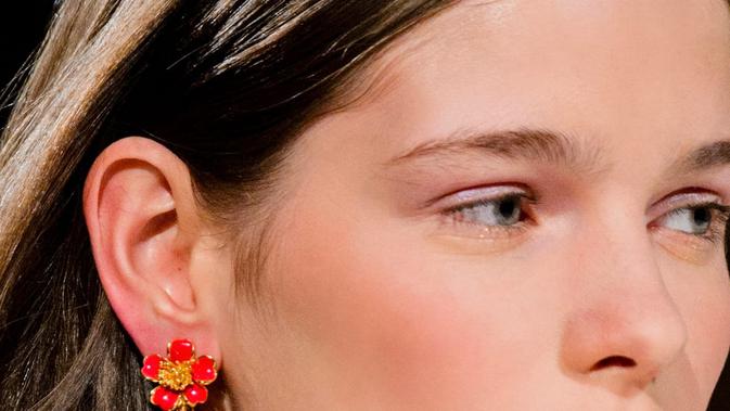 Tren Anting Besar untuk Tampil Beda - Fashion & Beauty Liputan6.com