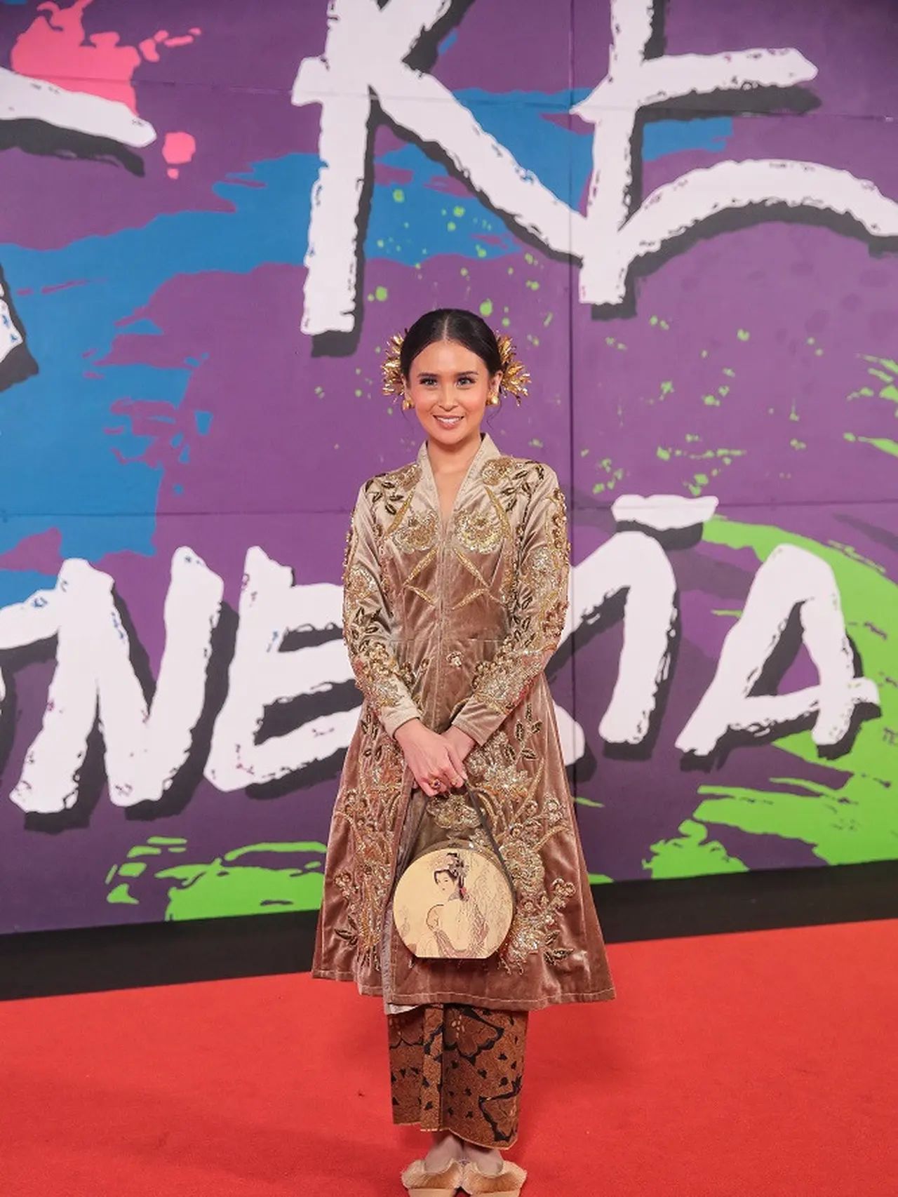 17 Potret Gaya Artis di Red Carpet FFI 2022, Dian Sastro hingga Anya ...