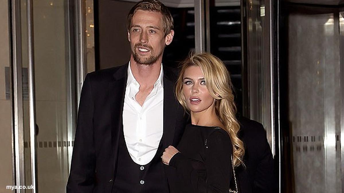 Abbey Jadi Juri Pencarian Bakat Supermodel Pria