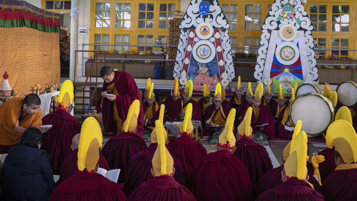 Biksu Buddha Tibet di India Doa Bersama Sambut Tahun Kelinci Air