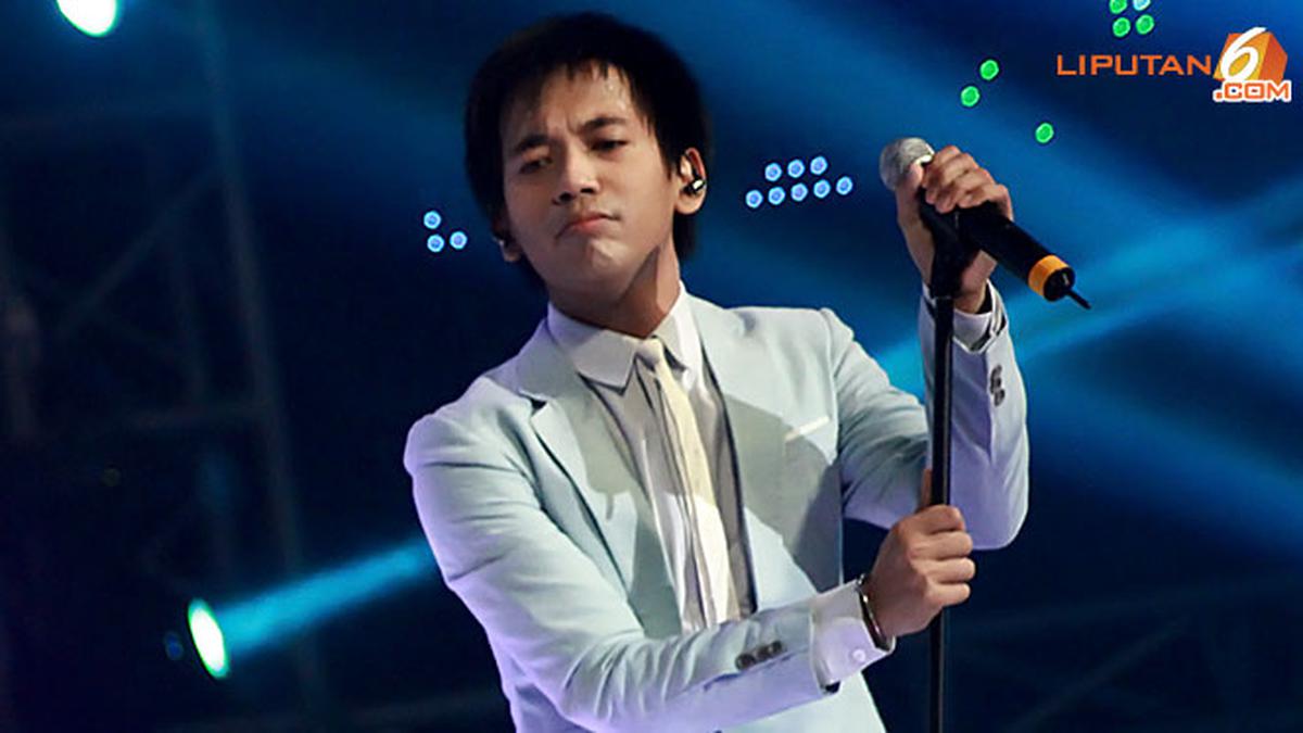 Rian d'Masiv Sering Kasih Musik Rock ke Buah Hati