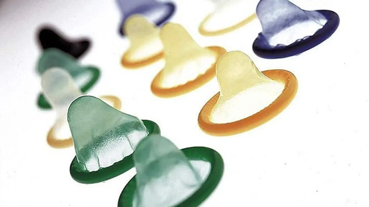 Ini Bedanya Kondom Pria dan Wanita - Health Liputan6.com