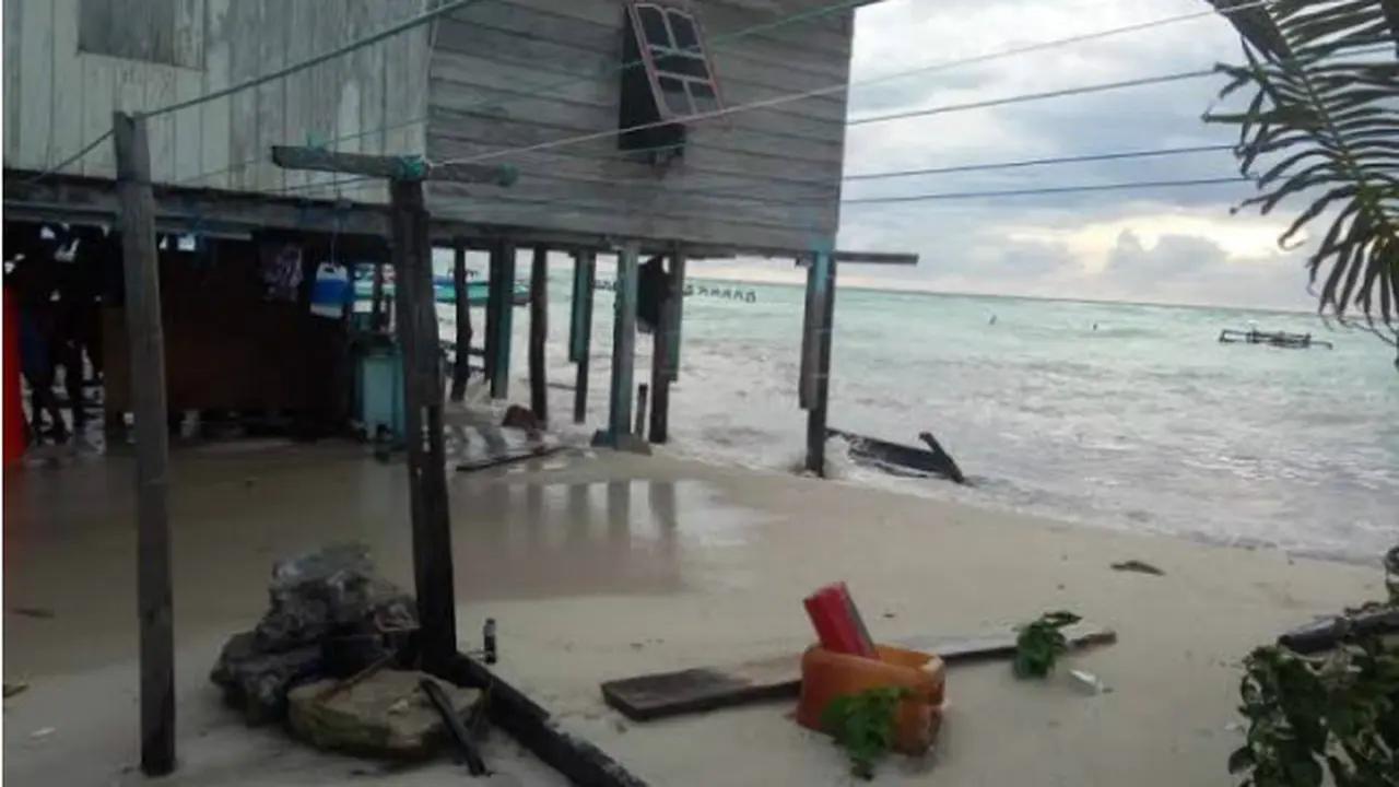 Abrasi Ancam Warga di Pulau Balak-balakang Mamuju