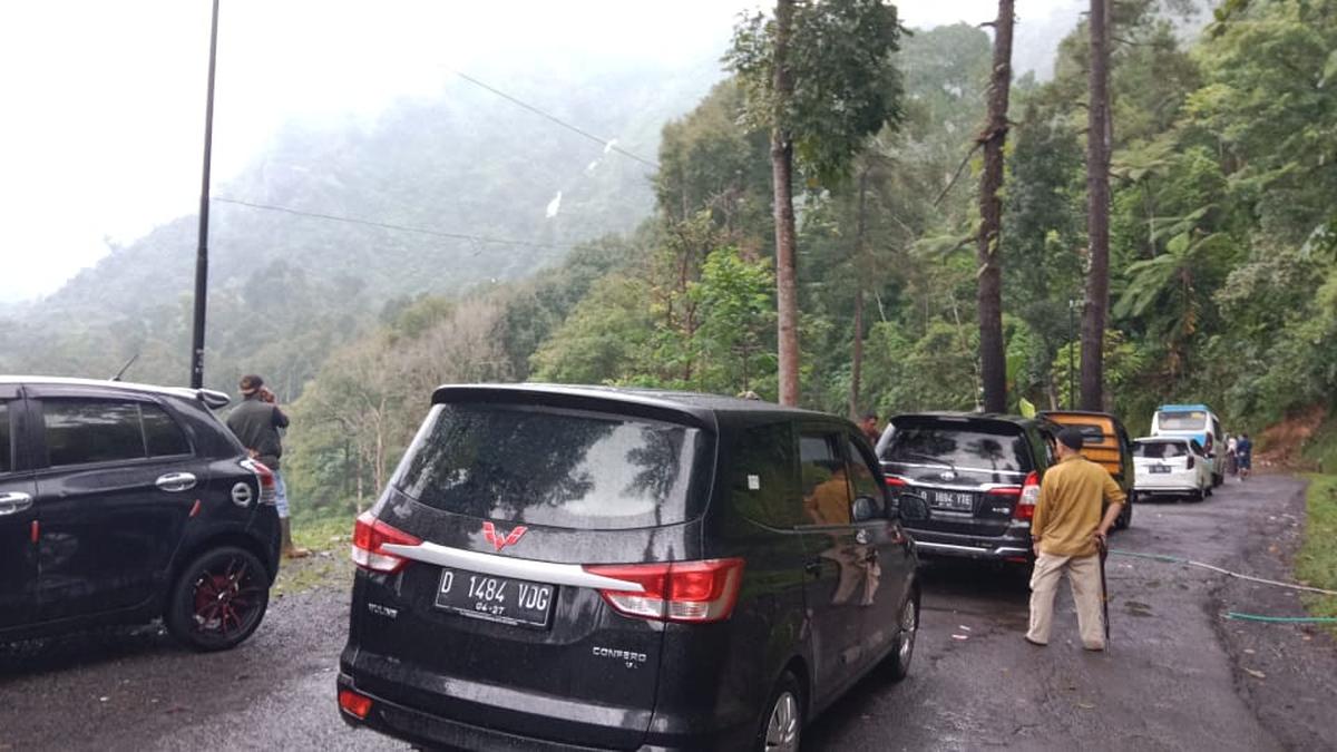 Sempat Terputus Akibat Longsor, Jalur Selatan Garut Berangsur Pulih ...