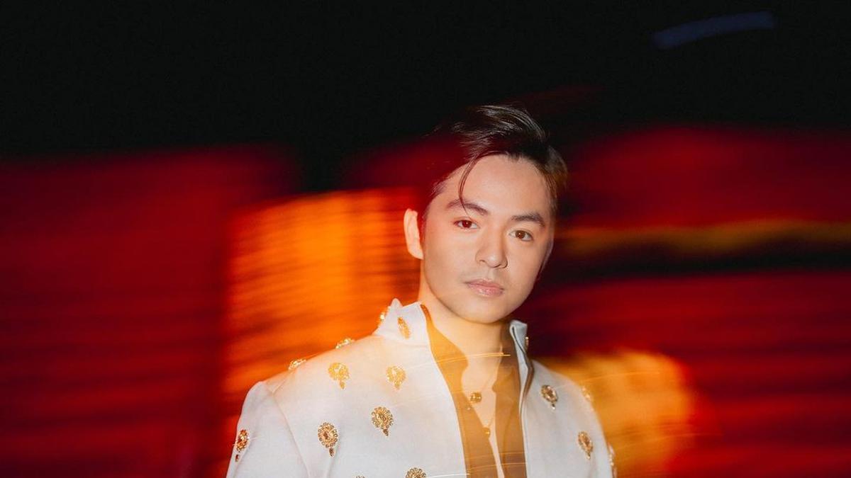 Pesona Bad Boy Angga Yunanda yang Terlihat Serasi dengan Syifa Hadju di ...