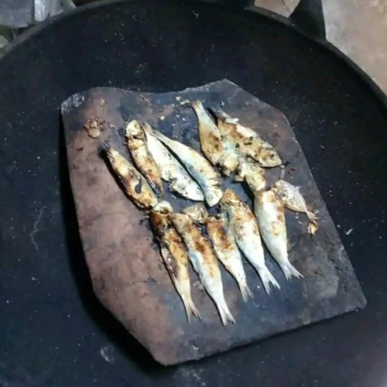 6 Potret Nyeleneh Orang Menggoreng Ikan Ini Bikin Tepuk Jidat - Hot Liputan6.com