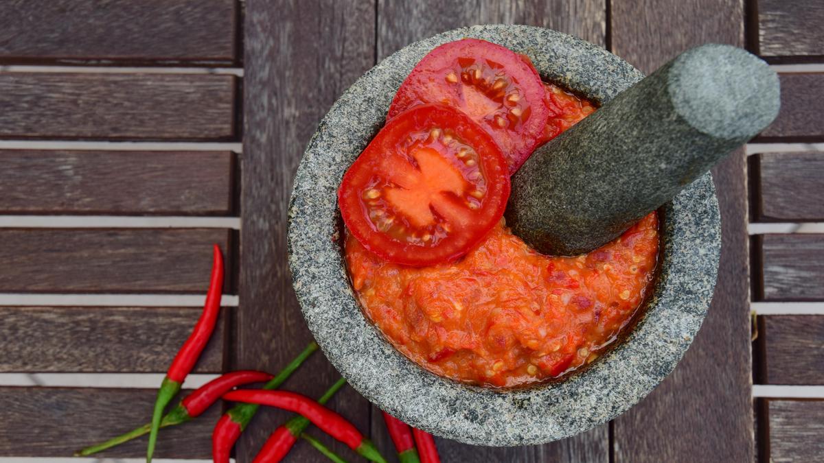 Cara Membuat Sambal Terasi yang Enak dan Sedap - Lifestyle Fimela.com