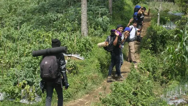 2 Pendaki Remaja Tersesat di Gunung Slamet - Regional Liputan6.com
