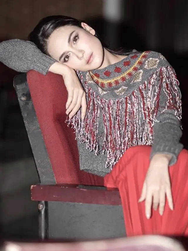 Tangisan Luna Maya Saat Minta Maaf pada Orangtua Reino Barack - ShowBiz Liputan6.com