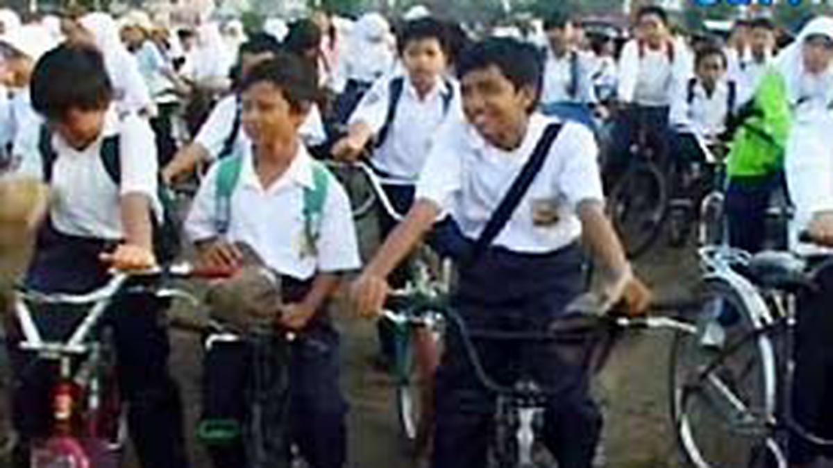 Sego Segawe, Bersepeda ke Sekolah - News Liputan6.com