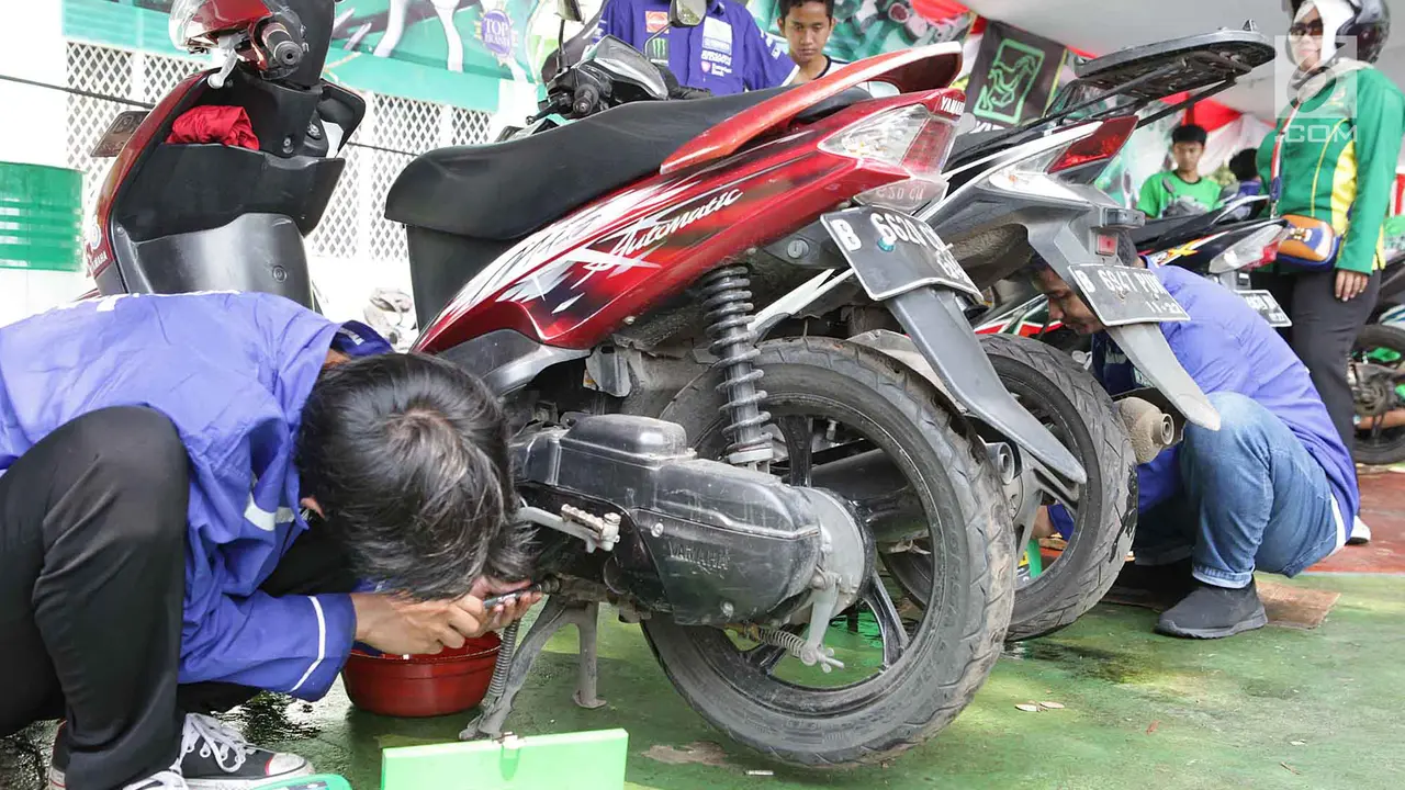 Ini Waktu yang Tepat untuk Ganti Oli Mesin Motor - Otomotif Liputan6.com