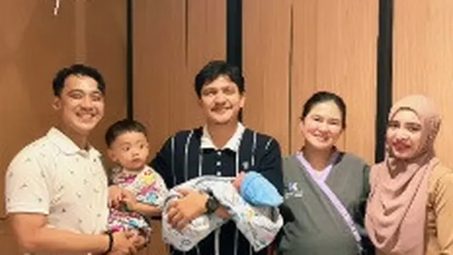 7 Potret Perjalanan Kehamilan Masayu Clara Melahirkan Anak Ketiga, Namanya Ryu Akira - Hot ...