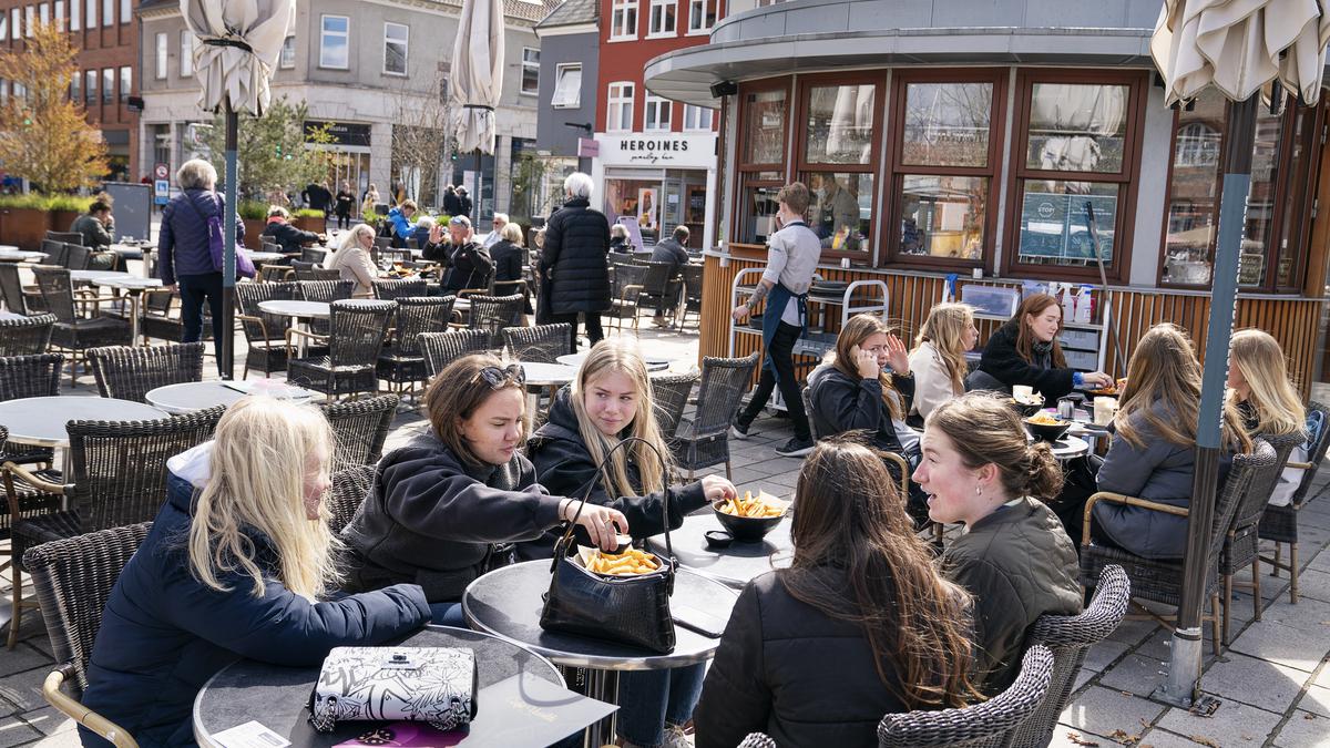 FOTO: Denmark Mulai Buka Kembali Aktivitas Ekonomi
