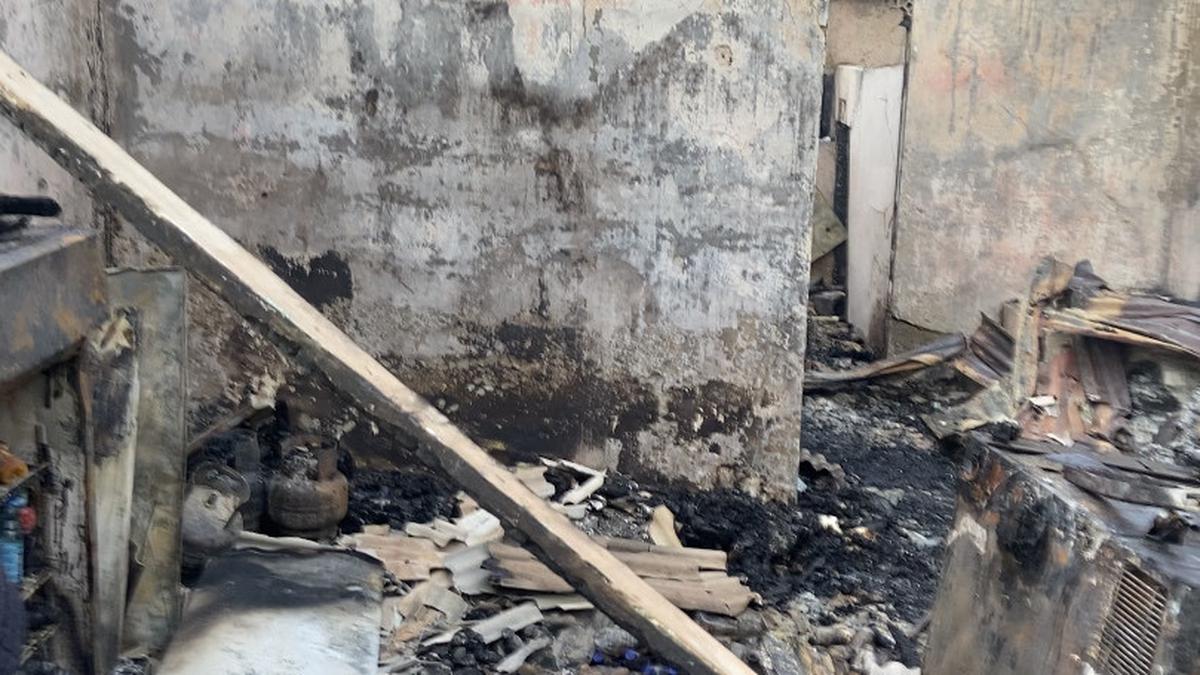 Api Padam, Warga Kembali Temukan Jasad Korban Kebakaran Depo Pertamina ...