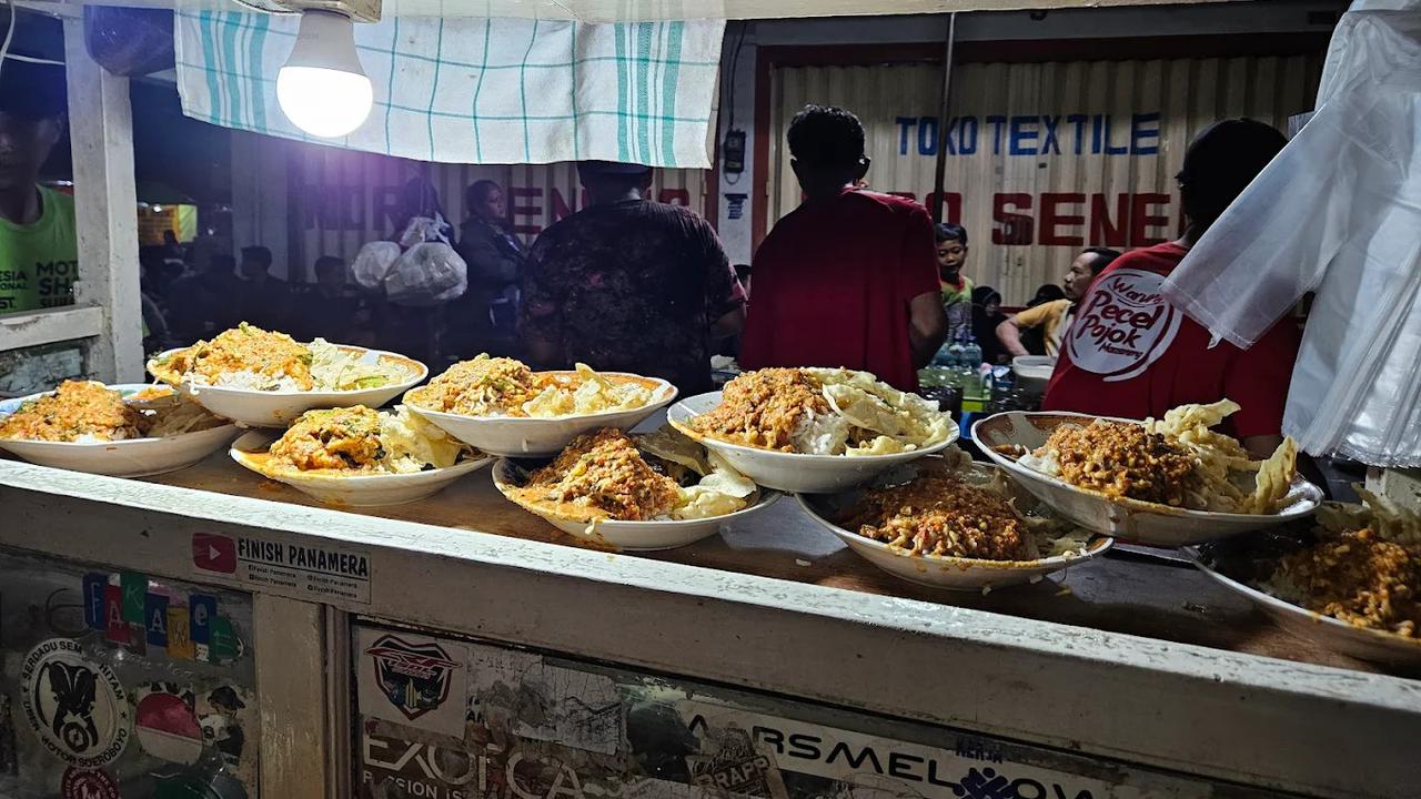 15 Rekomendasi Tempat Makan Enak di Dekat Stasiun Gubeng Baru Surabaya ...