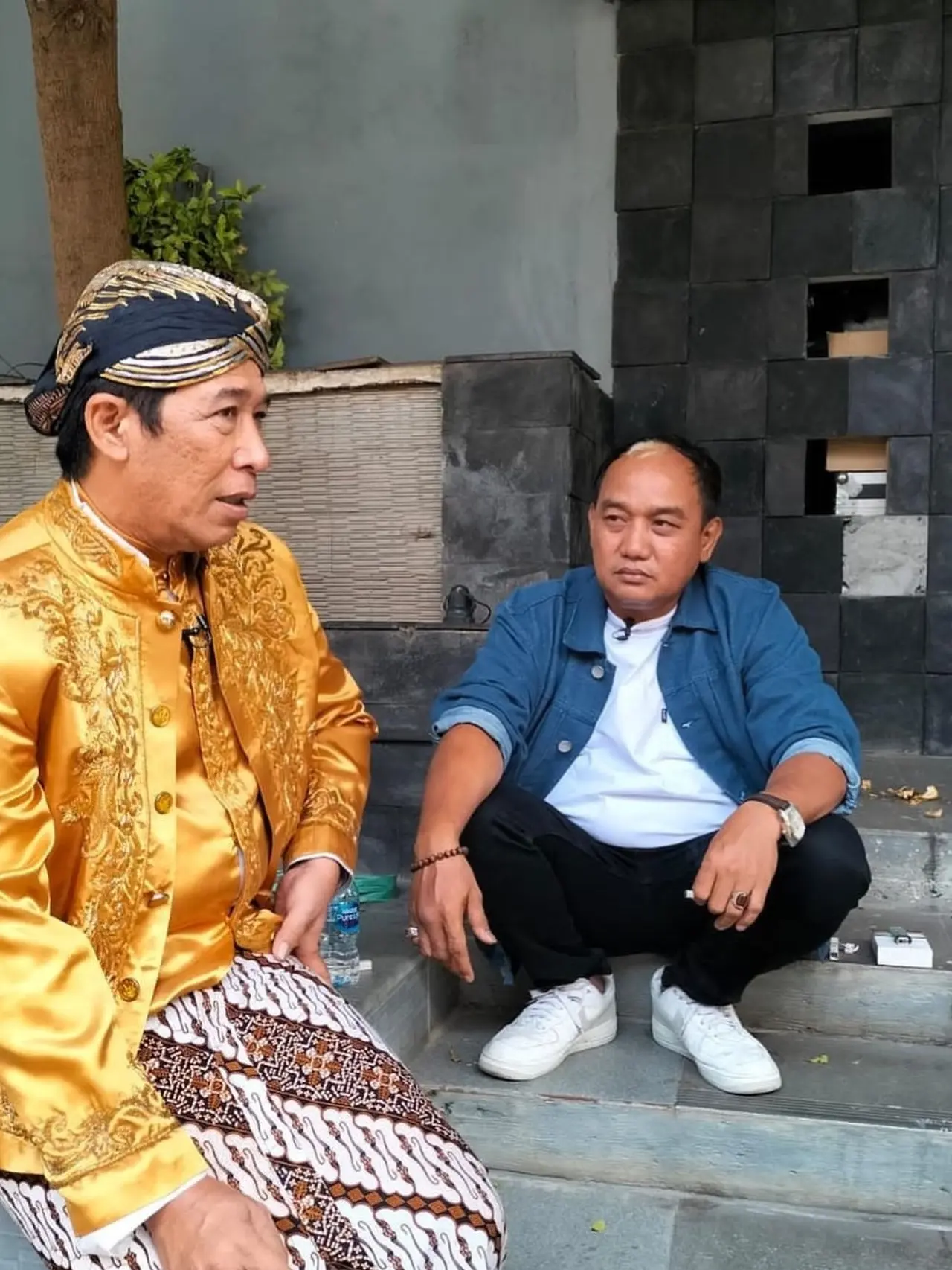 7 Potret Perintis OVJ Reuni Dadakan di Emperan, Nunung Bikin Pangling ...