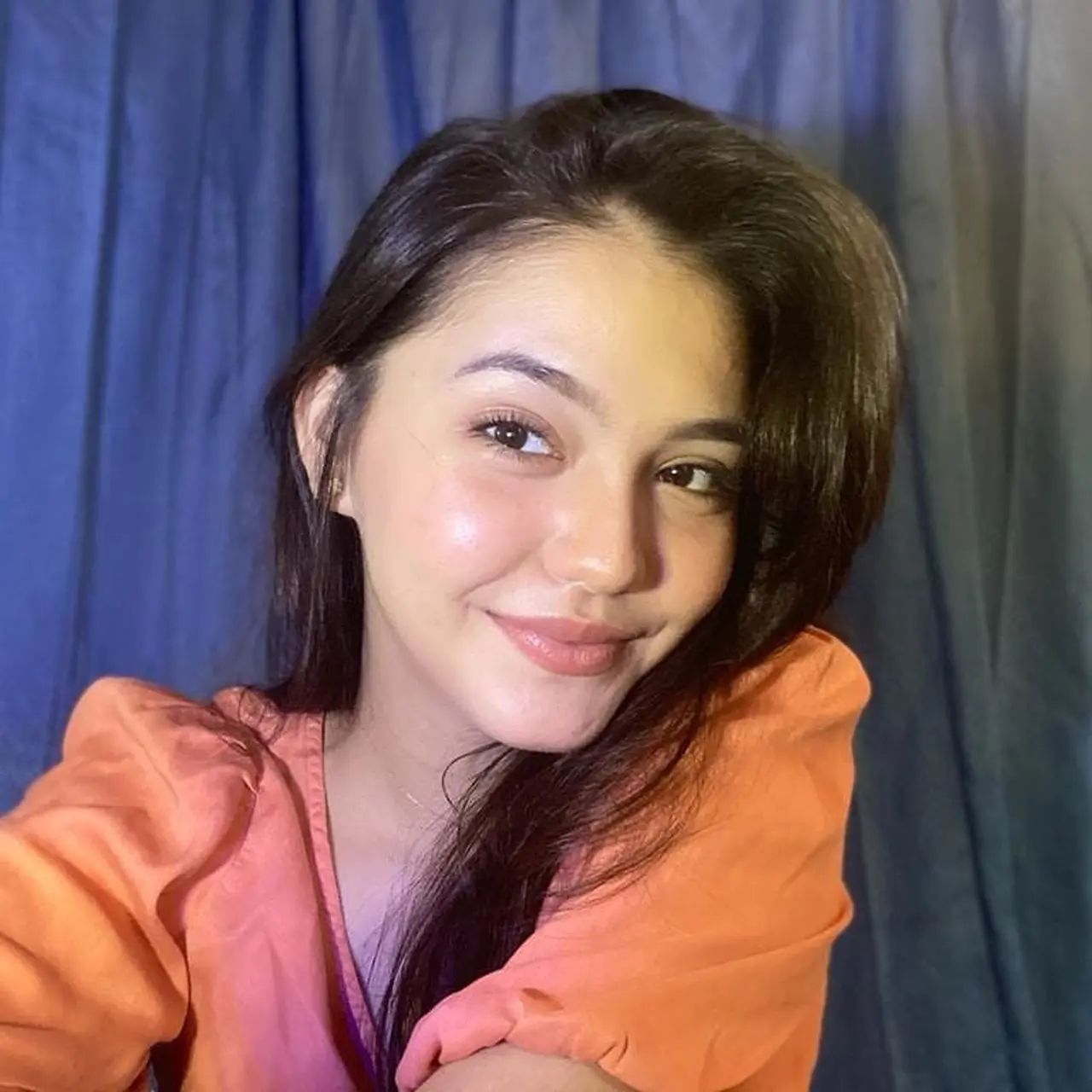 7 Potret Juliette Angela, Istri Sexy Goath yang Tetap Cantik Meskipun ...