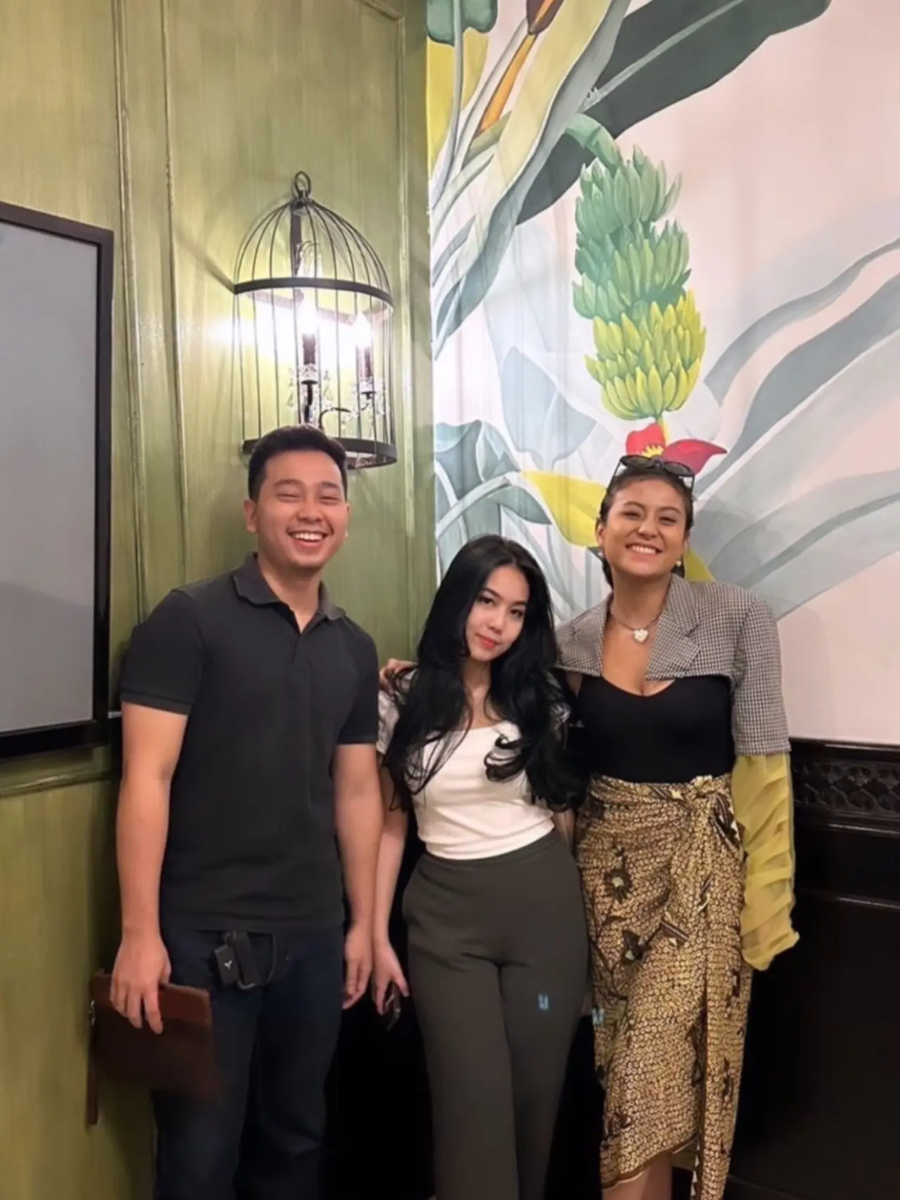 7 Potret Zahra Annisya Adik Awkarin Pamer Pacar, Jarang Tersorot - Hot ...