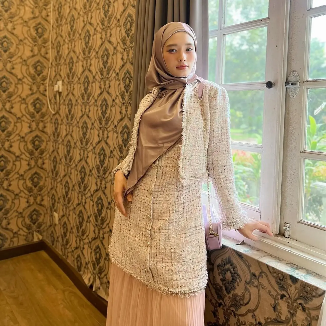 Selalu Pas dengan Gaya Hijabnya, Potret Memikat Inara Rusli dalam ...