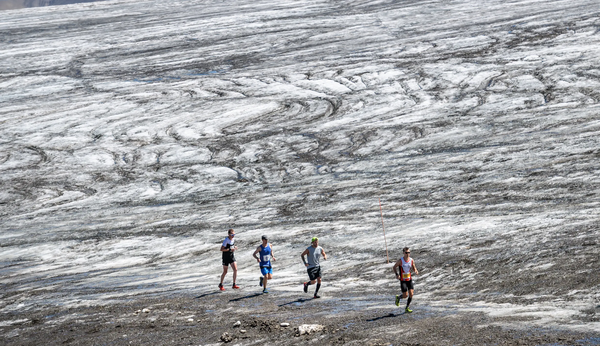 PHOTO: Glacier 3000 Run and Marathon, Lomba Lari Lintasi Pegunungan ...