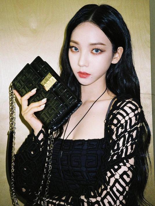 7 Wajah Idol K-pop yang Disebut Miliki Aura ‘Mahal’, Jennie BLACKPINK hingga V BTS - Photo ...