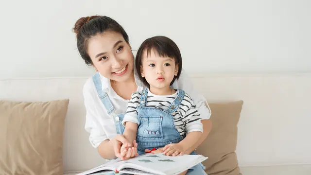 Tingkatkan Kecerdasan Anak dengan Buku Bacaan Literasi, Ini Manfaatnya ...