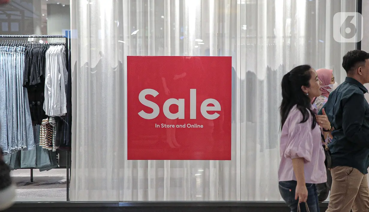 Diskon Natal dan Akhir Tahun di Pusat Perbelanjaan - Foto Liputan6.com