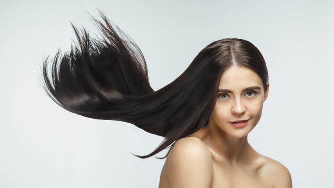 Tips Membuat Rambut Hitam Berkilau - Health Fimela.com