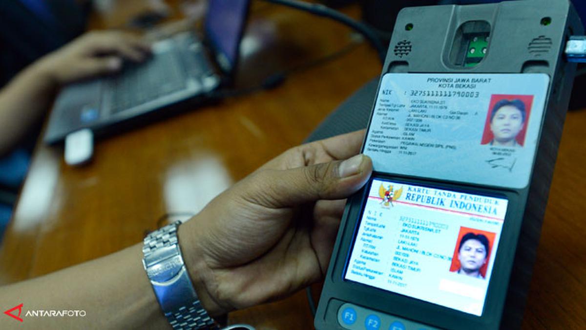 Kemendagri Wajibkan Perbankan Punya Card Reader e-KTP - News Liputan6.com