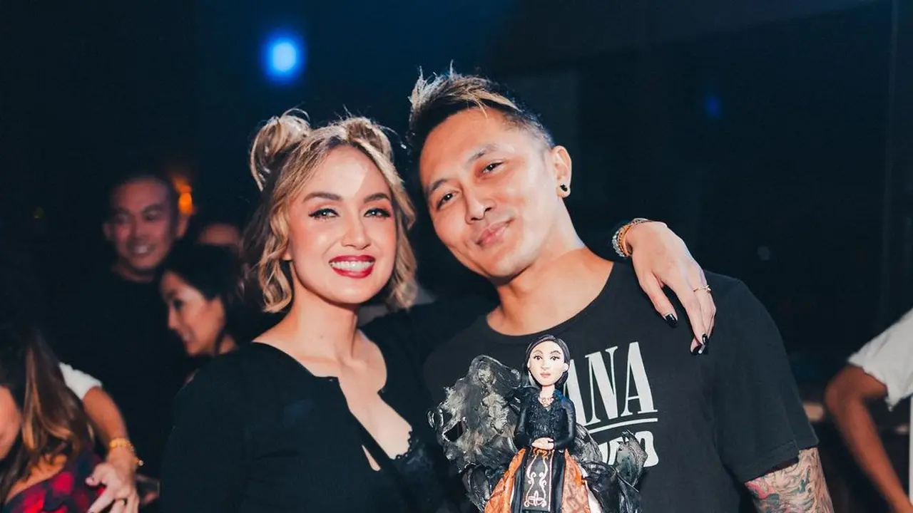 Genap 43 Tahun, Ini 6 Transformasi Sara Wijayanto yang Awet Muda Hingga ...