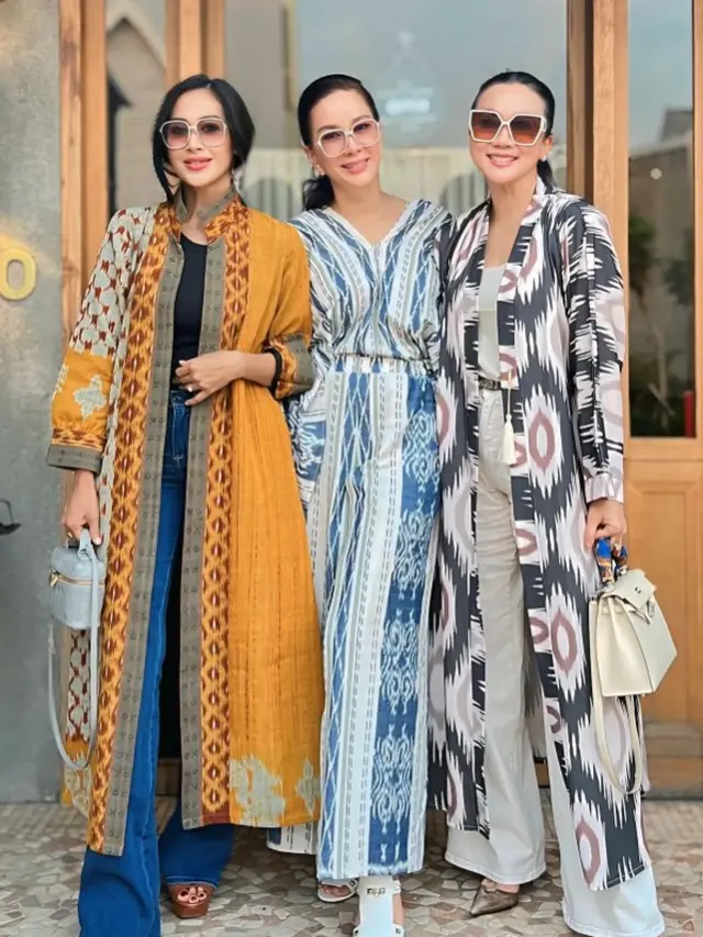 Inspirasi Model Cardigan Panjang Diah Permatasari, Elegan dan Anggun ...