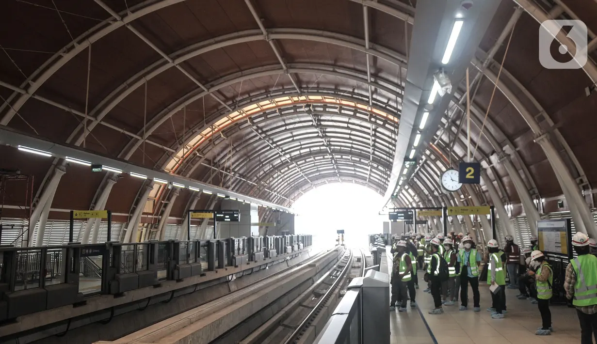 Melihat Lebih Dekat Stasiun LRT Ciliwung