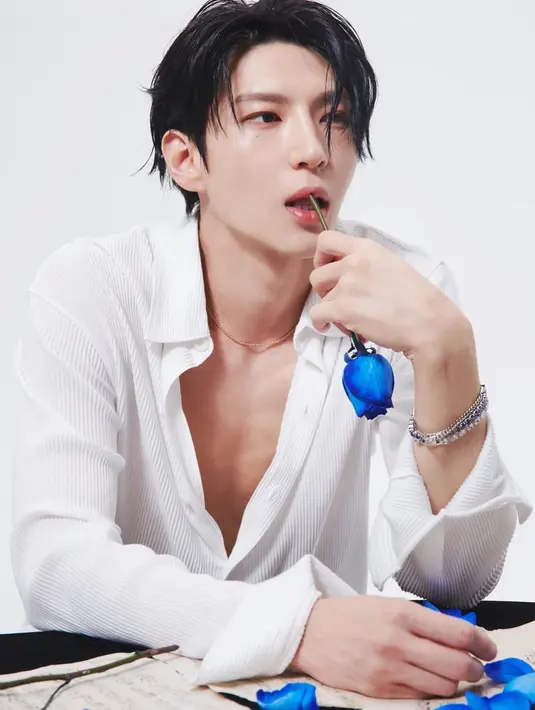 Ulang Tahun ke-31, Potret Pesona Leo VIXX yang Kian Bersinar - Foto Liputan6.com