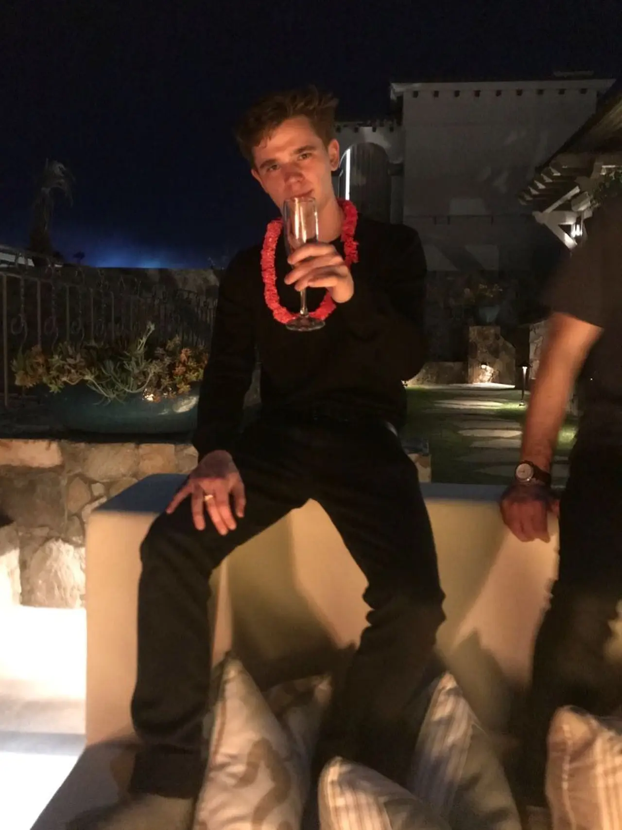 Justin Bieber - Hailey Baldwin Tunangan, Ini kekasih Baru Selena Gomez ...